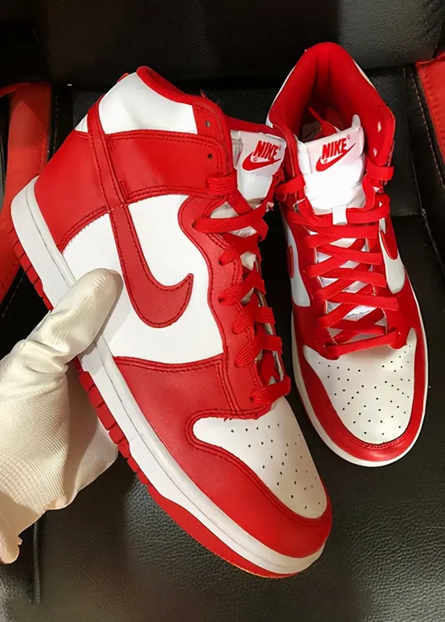 Nike Dunk High ``University Red'' classic color scheme revealed ...