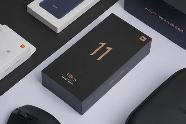 The underrated light of Android? Quad-curved screen + dual 67W flash ...