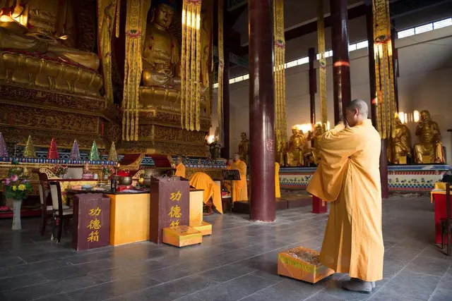 The first time you go to a temple to worship Buddha, you need to ...