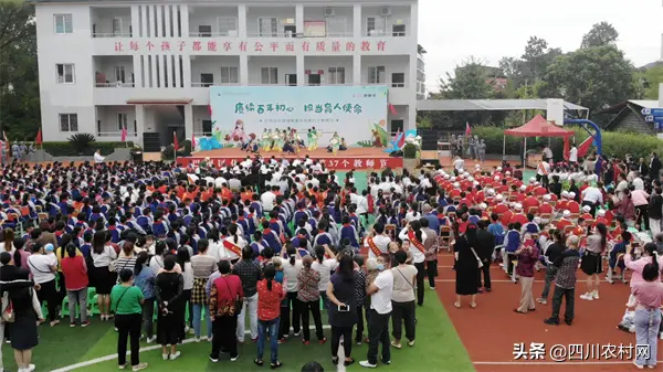 Huacheng Town: Continue the heart of the first century, take on the ...