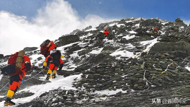 What are the basic qualities an outdoor leader needs to have? Six ...