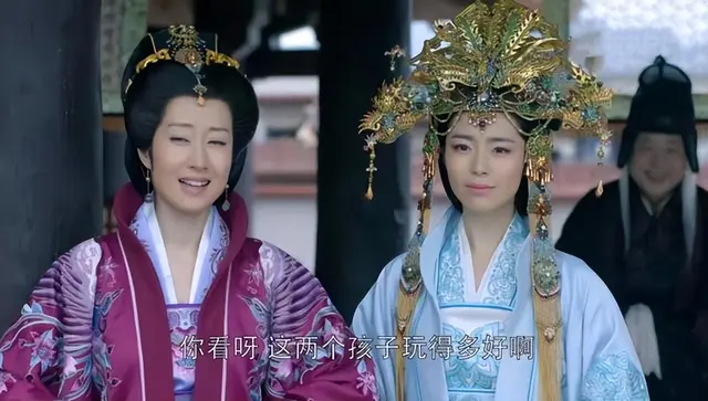 After a while, Princess Jing came to her. Looking at Concubine Jing who was looking into the ...