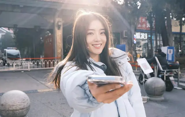 Yu Shuang Xiaoyu's face comparison shows that the former is beautiful ...