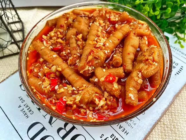 How to make "Garlic Chicken Feet" recipe + recipe, hot and sour and ...
