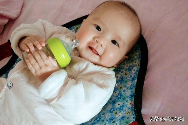 五个月婴儿摇头是怎么回事（宝宝自理能力的好坏） 幼儿百科 魔术铺