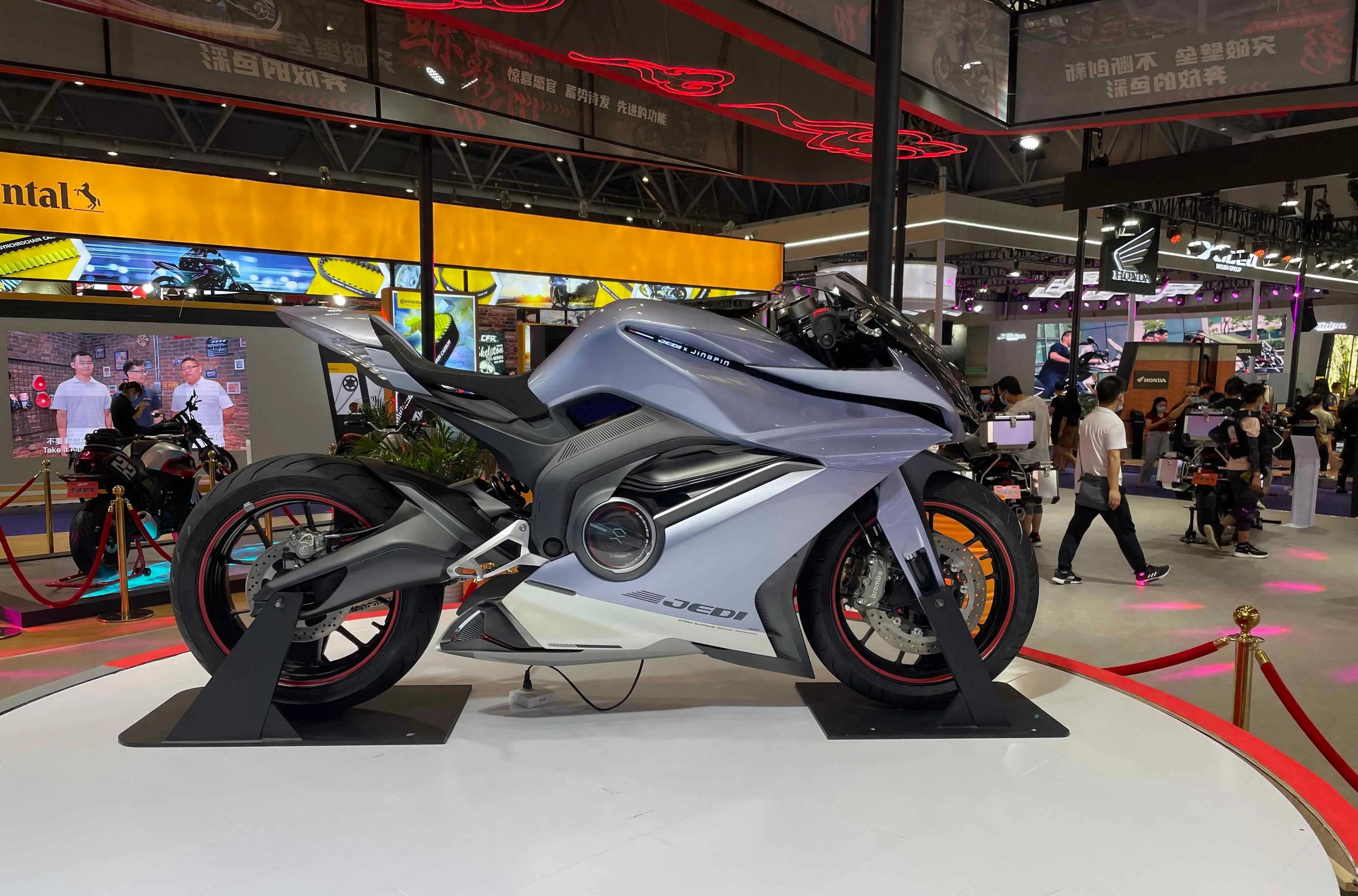 颜值担当，国产最大排量仿赛杰迪VISION K750即将发布